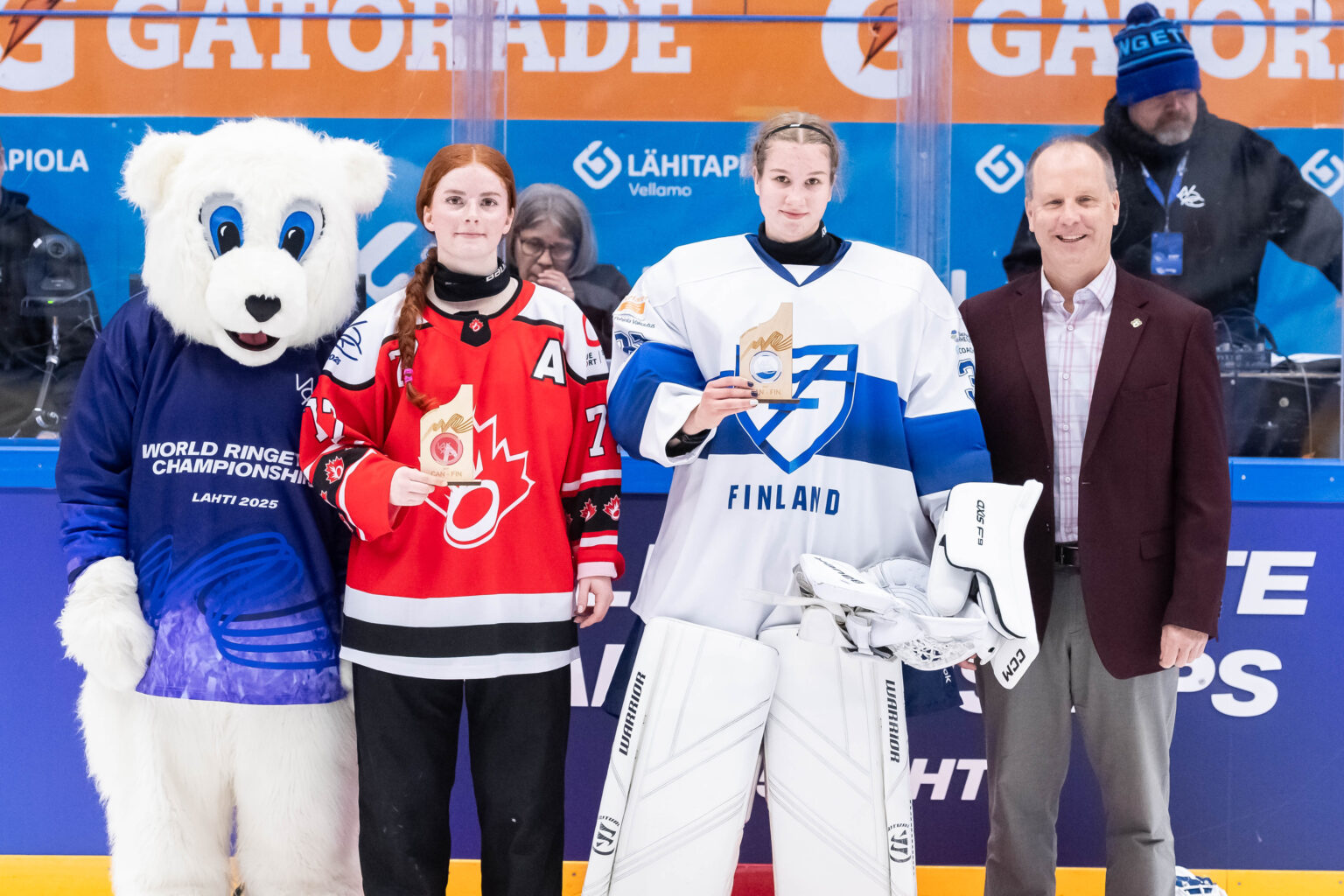 Suomen U21 joukkueelle ensimmäinen kiinnitys mestaruuteen - MM Ringette
